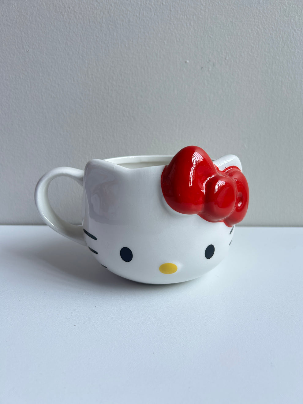 Taza Hello Kitty 3D Moño Rojo – Candayelstore